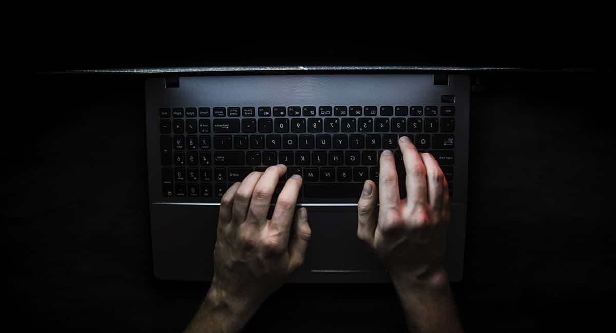 ¿Qué podemos encontrar en la Dark Web? - CyberSecurity News